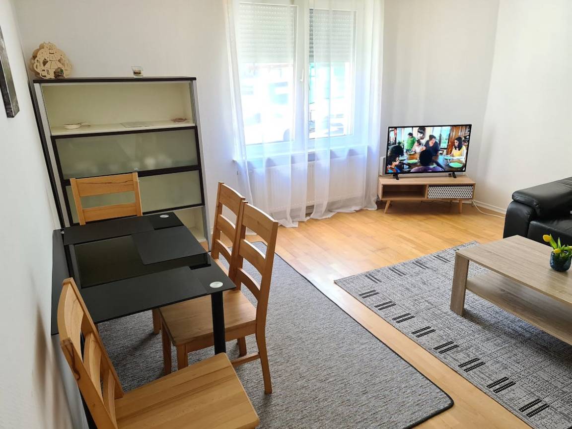 73 M² Apartment ∙ 3 Bedrooms ∙ 4 Guests - Stuttgart