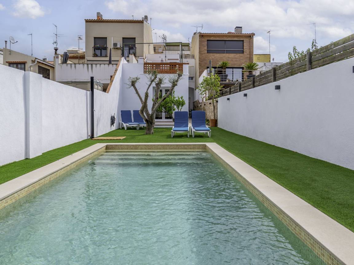 137 M² Huis ∙ 3 Slaapkamers ∙ 7 Gasten - Malgrat de Mar