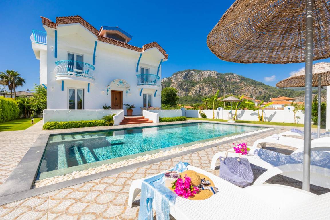 235 M² Villa ∙ 4 Bedrooms ∙ 8 Guests - Dalyan