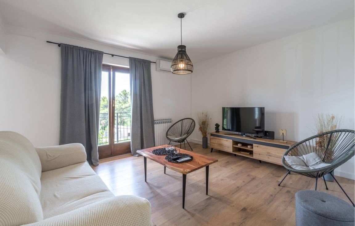 96 M² Apartment ∙ 2 Bedrooms ∙ 4 Guests - Funtana