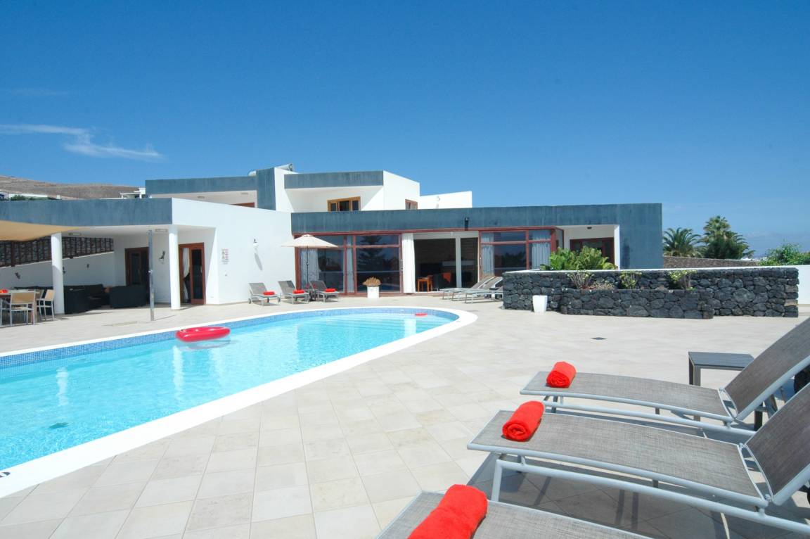 500 M² Villa ∙ 7 Bedrooms ∙ 15 Guests - Lanzarote