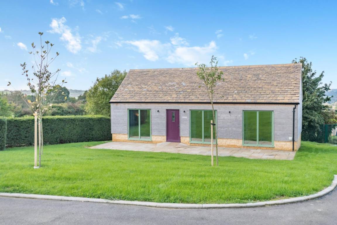 House ∙ 2 Bedrooms ∙ 4 Guests - Bourton-on-the-Water