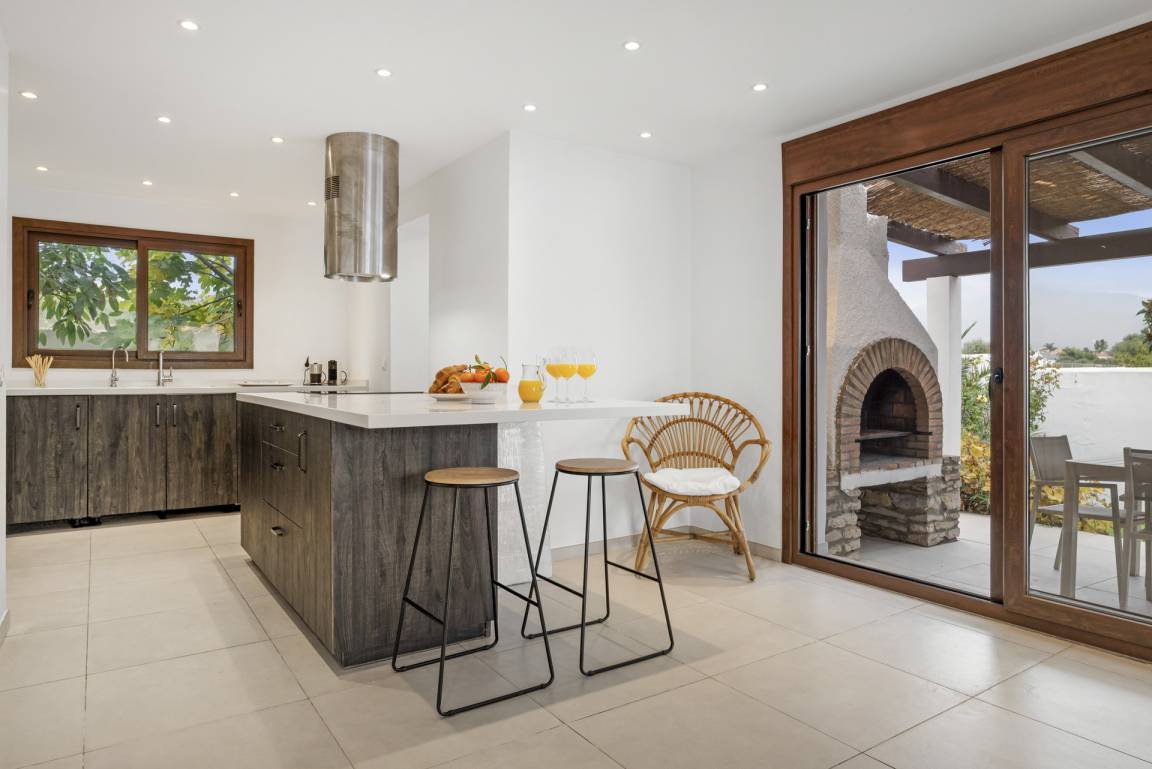 300 M² Villa ∙ 4 Schlafzimmer ∙ 8 Gäste - Marbella