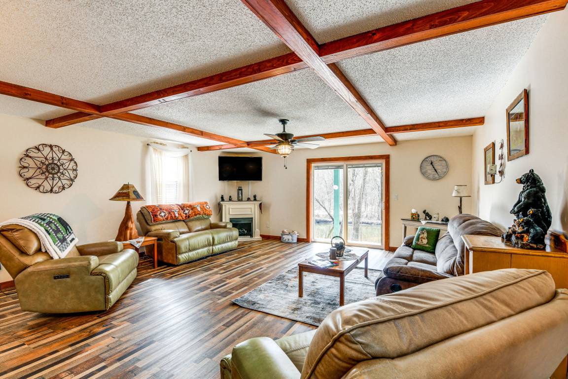 83 M² House ∙ 2 Bedrooms ∙ 6 Guests - Plattsburgh, NY