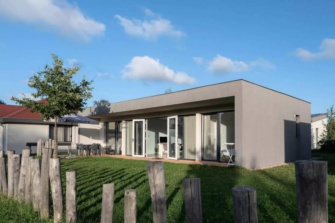 Caravan ∙ 1 Bedroom ∙ 4 Guests - Kamperland