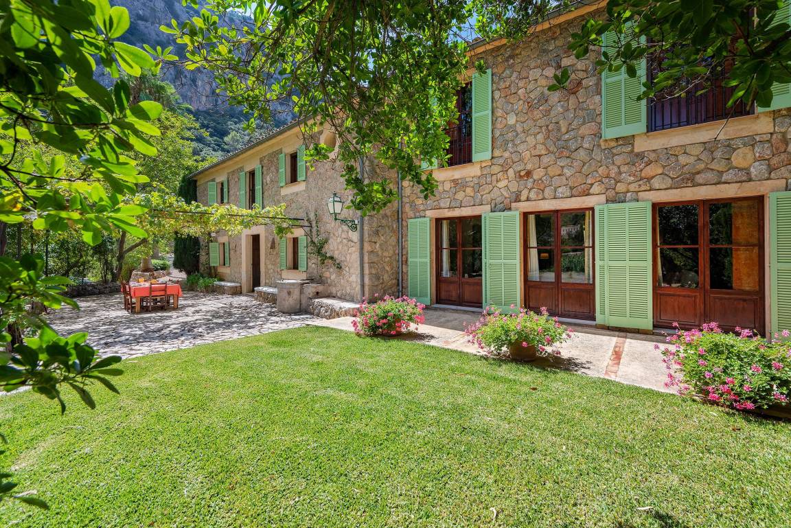 220 M² Villa ∙ 4 Bedrooms ∙ 8 Guests - Valldemossa