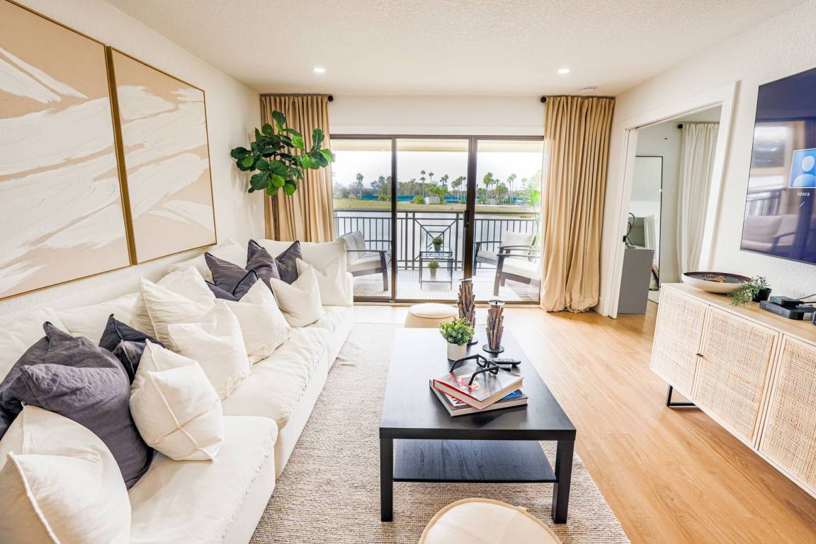 102 M² Condo ∙ 2 Bedrooms ∙ 4 Guests - Wesley Chapel, FL