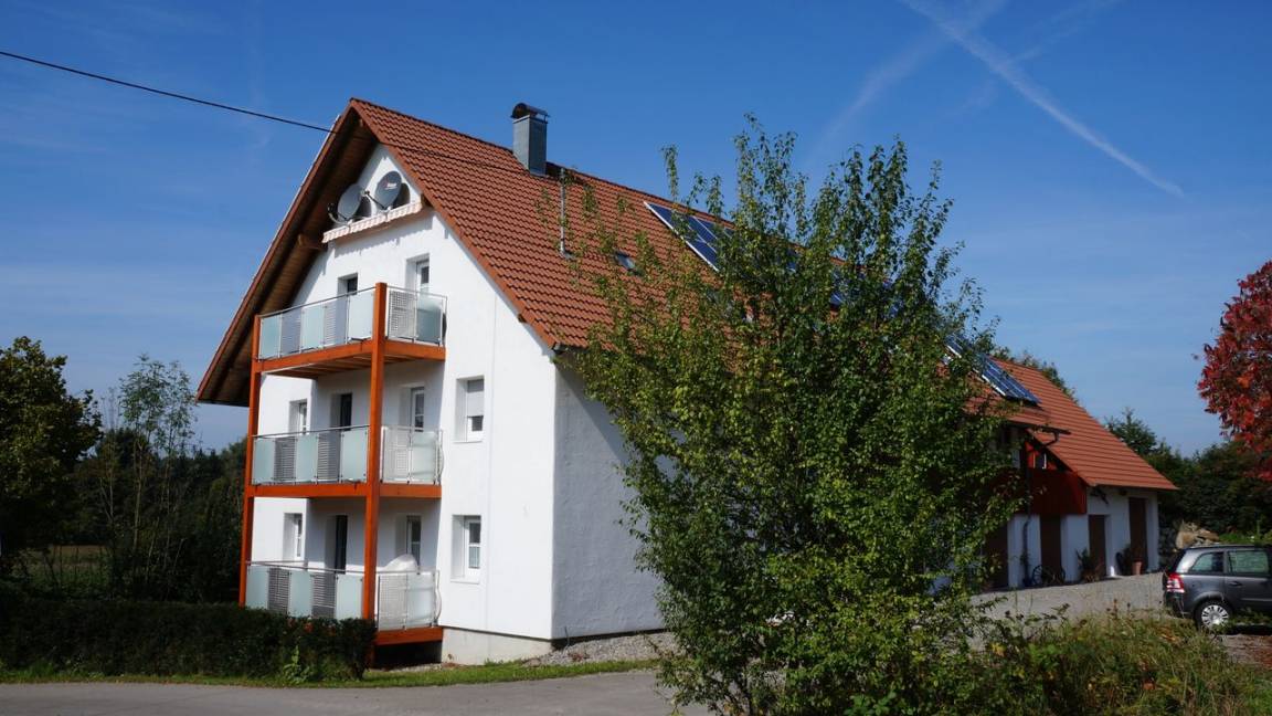 70 M² Ferienwohnung ∙ 2 Schlafzimmer ∙ 6 Gäste - Meckenbeuren