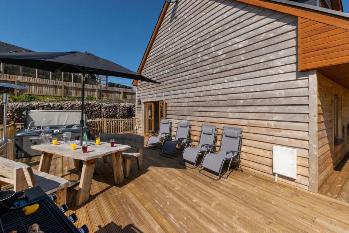 Lodge ∙ 3 Bedrooms ∙ 8 Guests - Wales