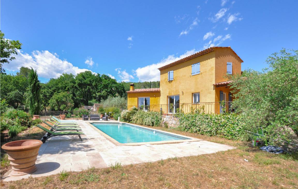 150 M² Maison De Vacances ∙ 3 Chambres ∙ 6 Personnes - Montauroux