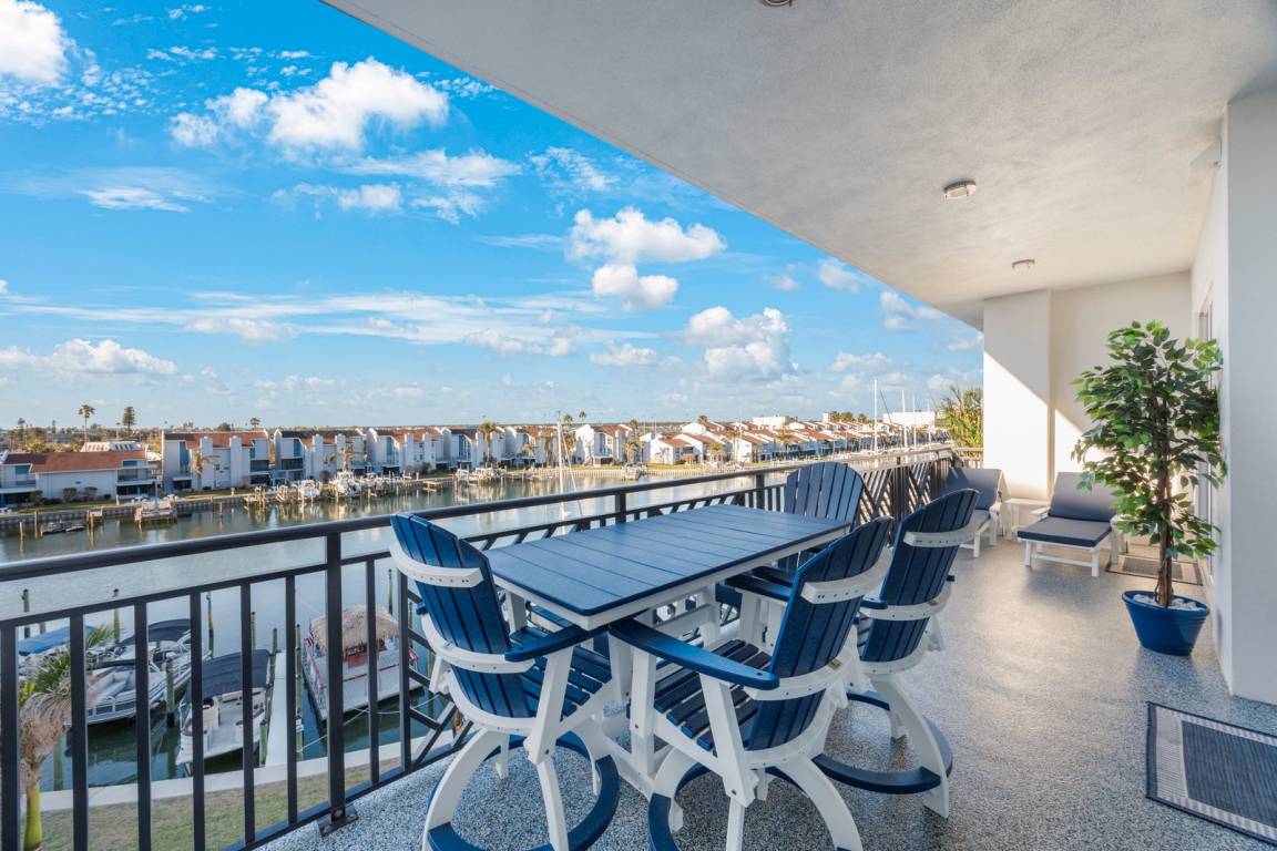 Condo ∙ 3 Bedrooms ∙ 6 Guests - Redington Beach, FL