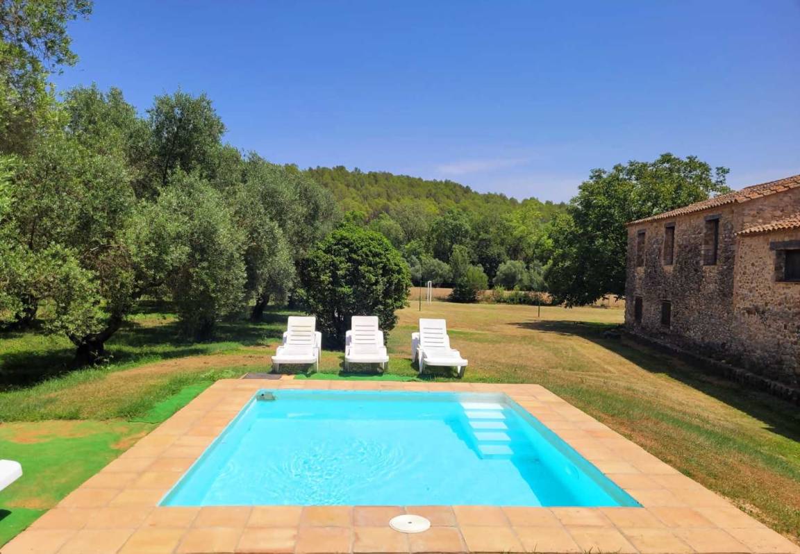 150 M² House ∙ 5 Bedrooms ∙ 13 Guests - Besalú