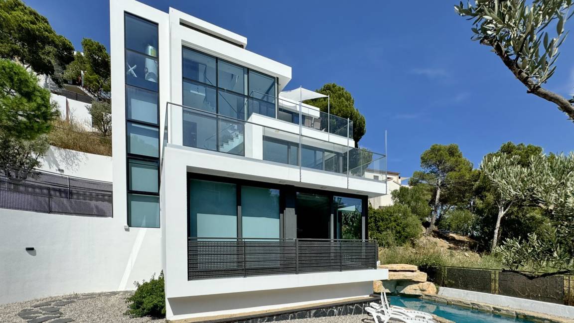 175 M² Villa ∙ 4 Makuuhuonetta ∙ 8 Vierasta - Llançà