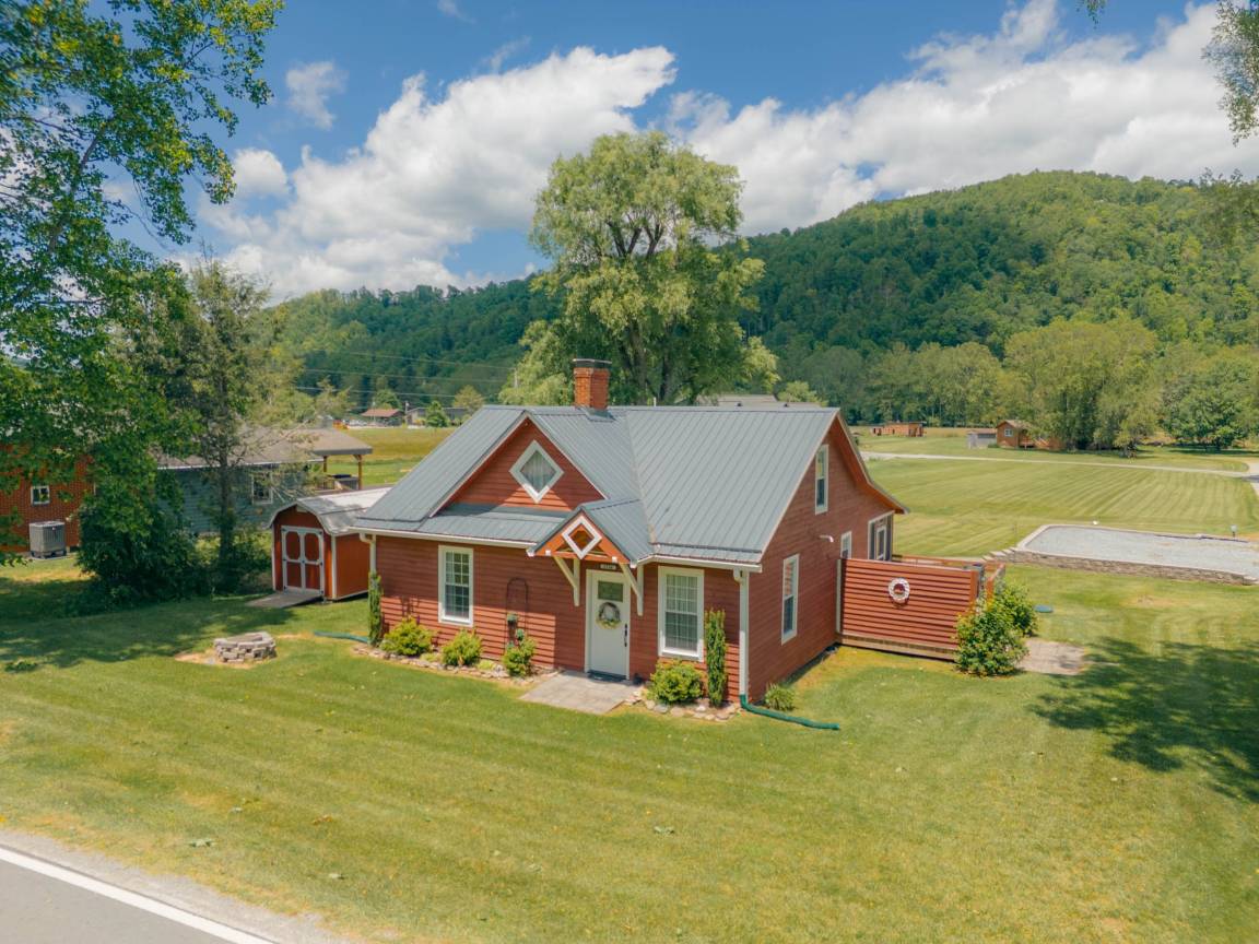 Cottage ∙ 3 Bedrooms ∙ 7 Guests - Blowing Rock, NC