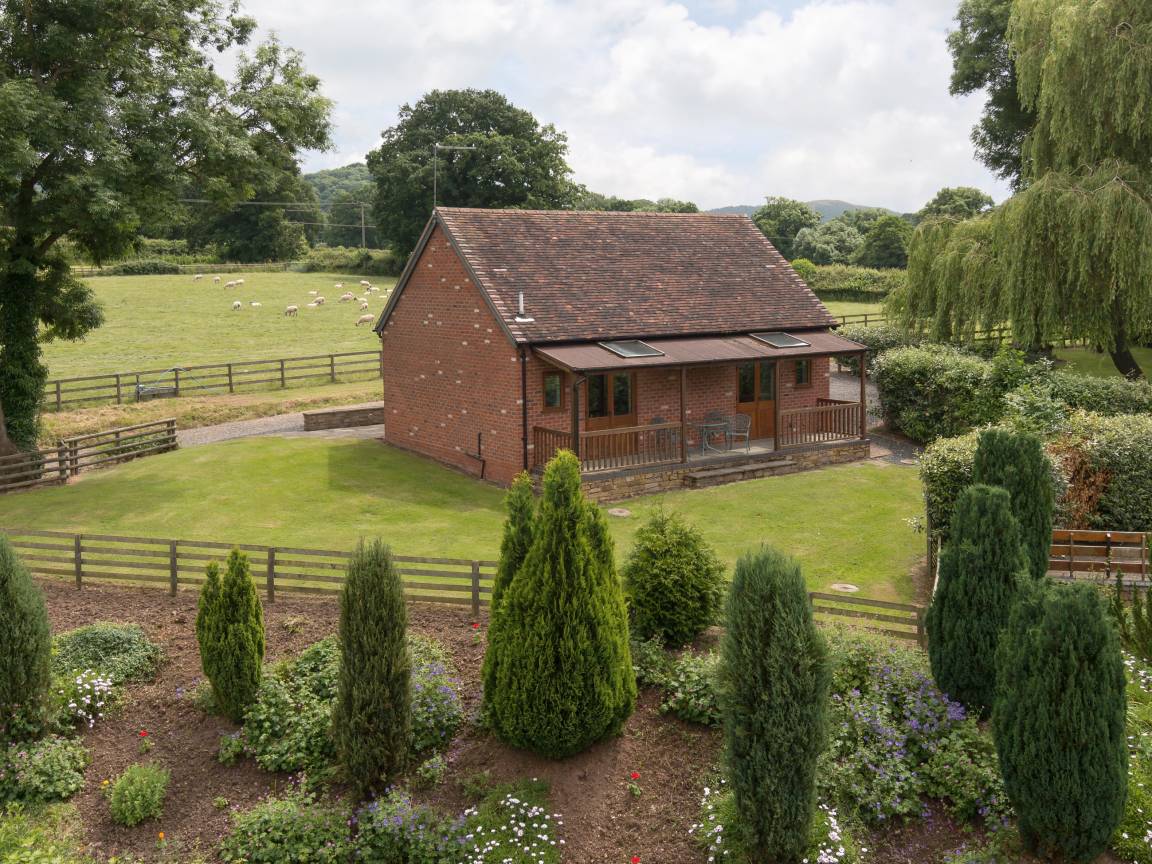 Cottage ∙ 2 Bedrooms ∙ 4 Guests - Ledbury