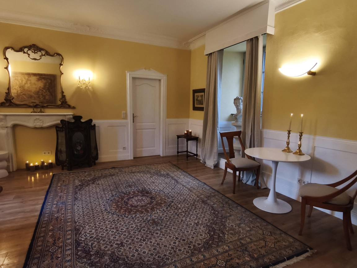 60 M² Ferienwohnung ∙ 1 Schlafzimmer ∙ 2 Gäste - Bitburg