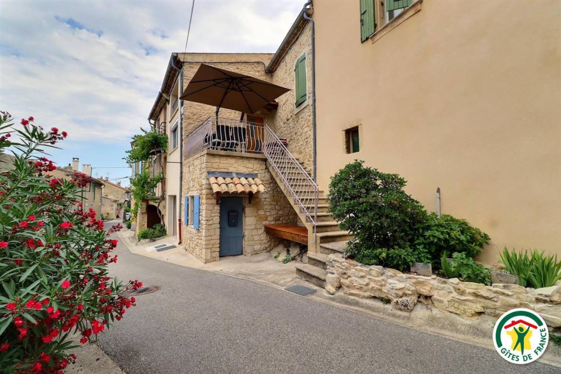 80 M² Gîte ∙ 2 Chambres ∙ 4 Personnes - Valréas