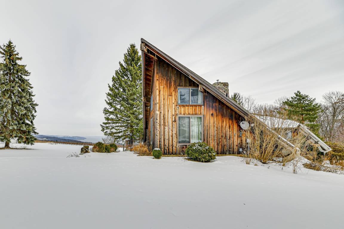 162 M² House ∙ 3 Bedrooms ∙ 8 Guests - Naples, NY