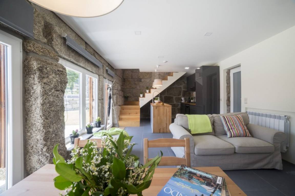 140 M² Cottage ∙ 2 Bedrooms ∙ 4 Guests - Portugal