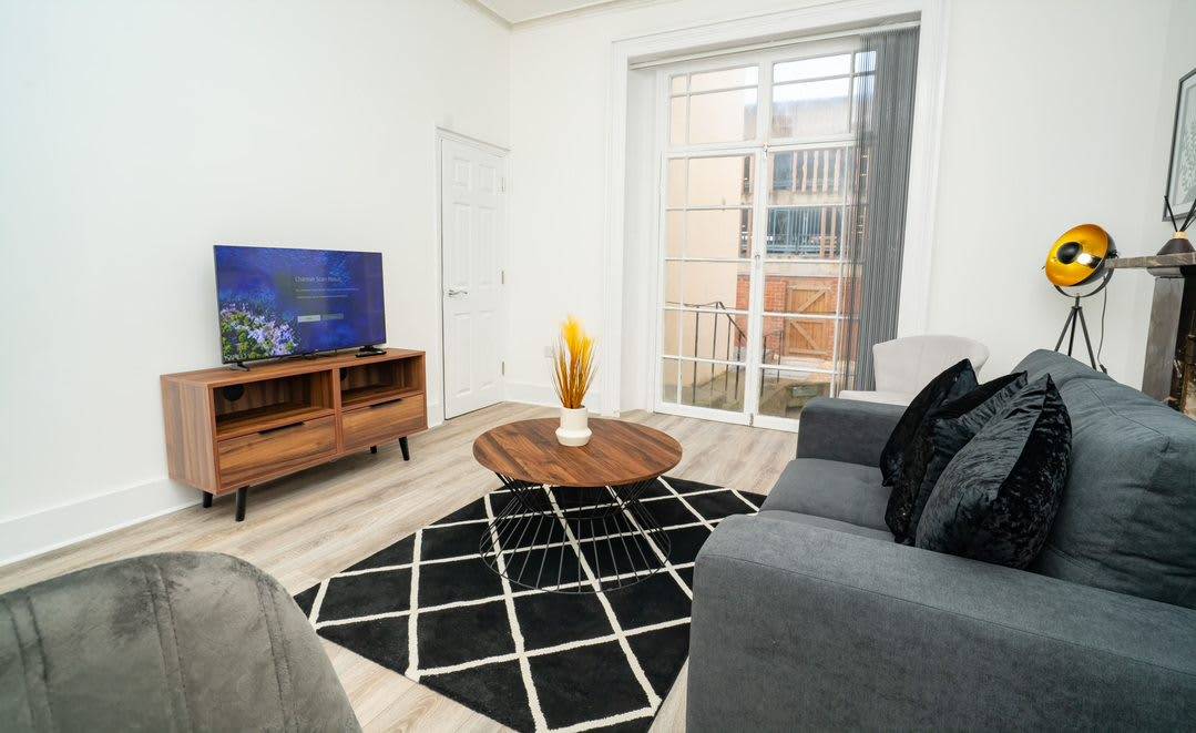 46 M² Apartment ∙ 1 Bedroom ∙ 2 Guests - Cheltenham