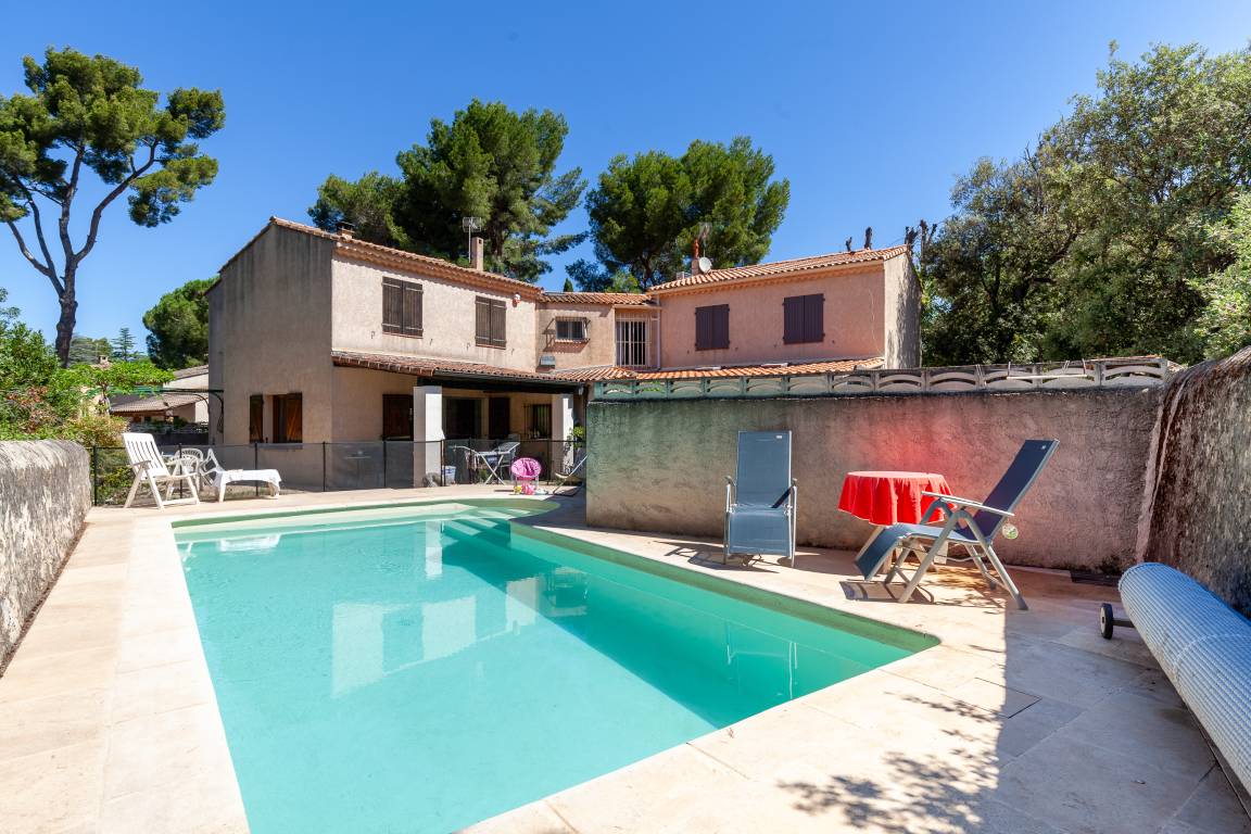 38 M² Appartement ∙ 1 Chambre ∙ 2 Personnes - Marseille