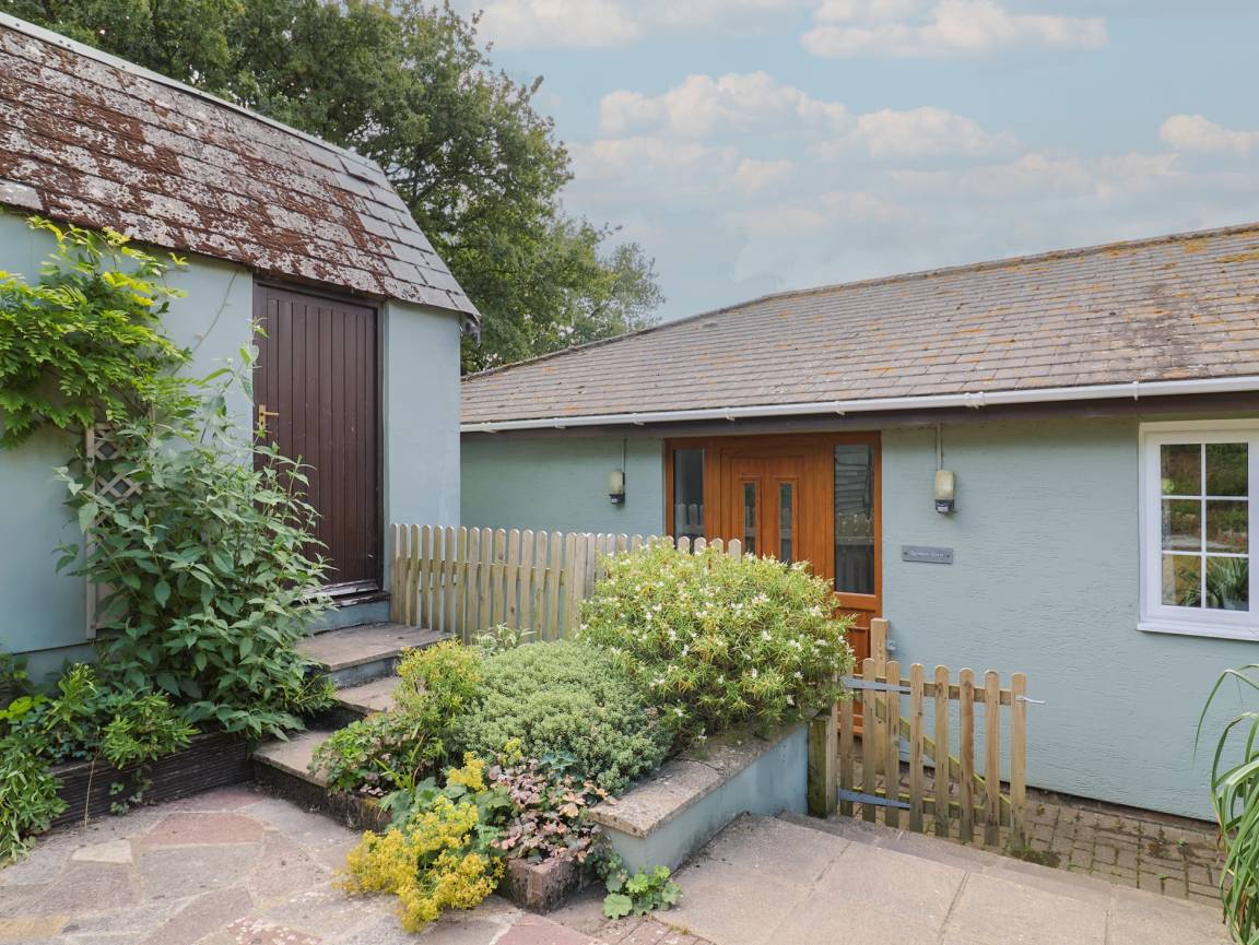 Cottage ∙ 2 Bedrooms ∙ 4 Guests - Taunton