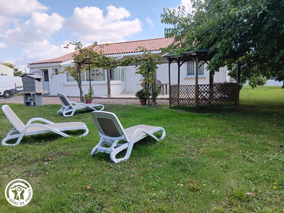 94 M² Cottage ∙ 4 Bedrooms ∙ 8 Guests - Vendée