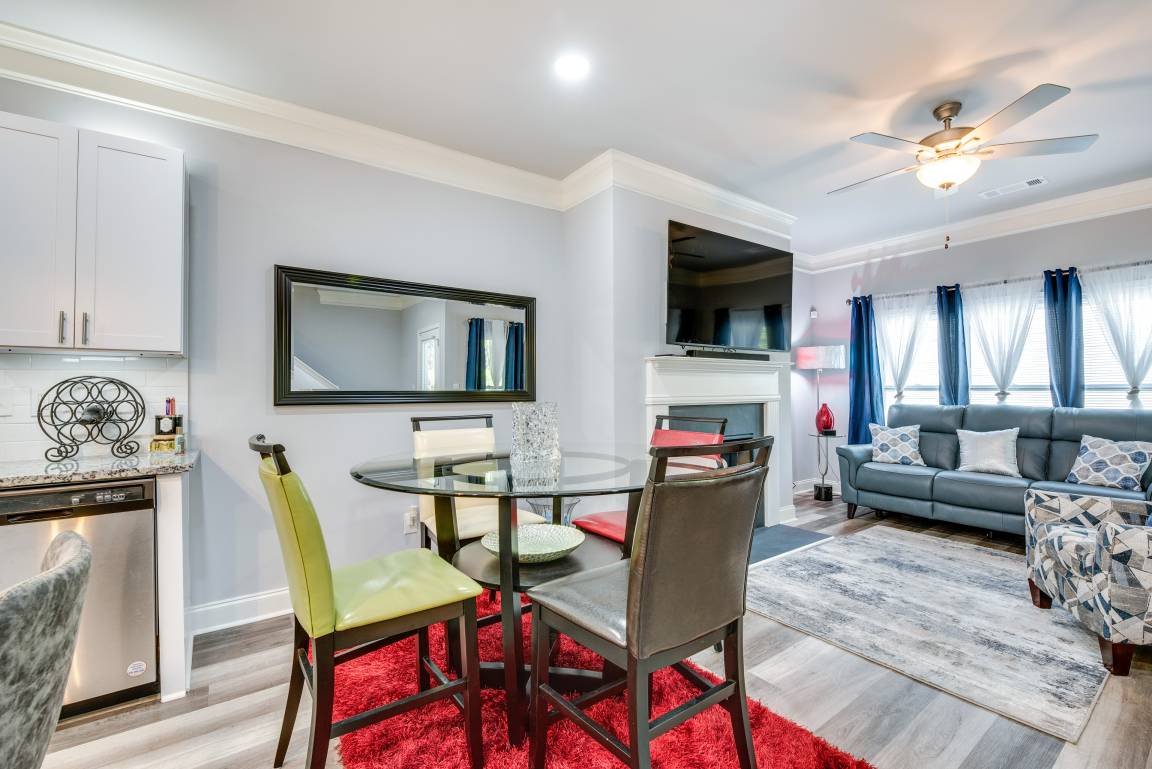 134 M² Ferienwohnung ∙ 3 Schlafzimmer ∙ 6 Gäste - Riverdale, GA