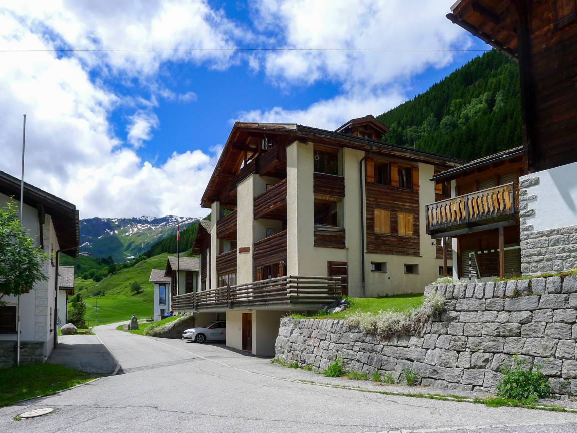 75 M² Huoneisto ∙ 3 Makuuhuonetta ∙ 6 Vierasta - Andermatt