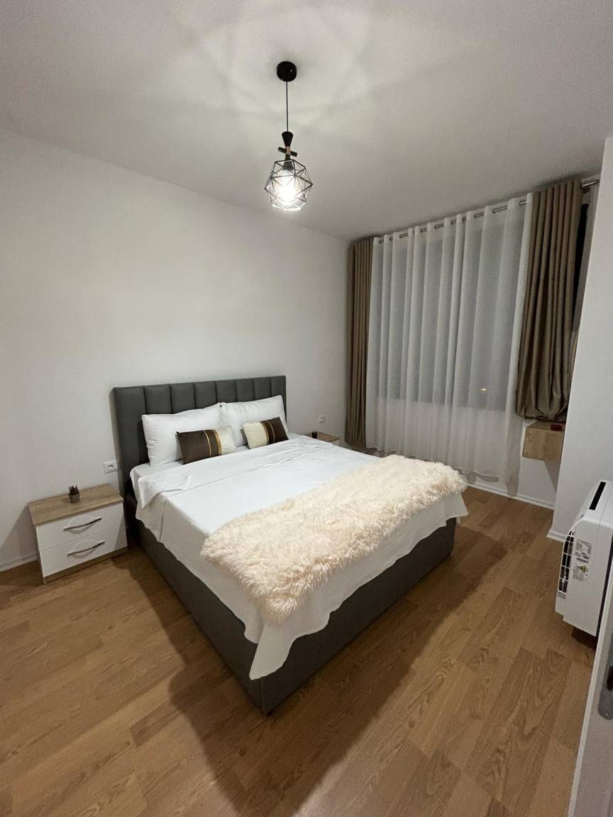 80 M² Apartment ∙ 1 Bedroom ∙ 4 Guests - Tirana