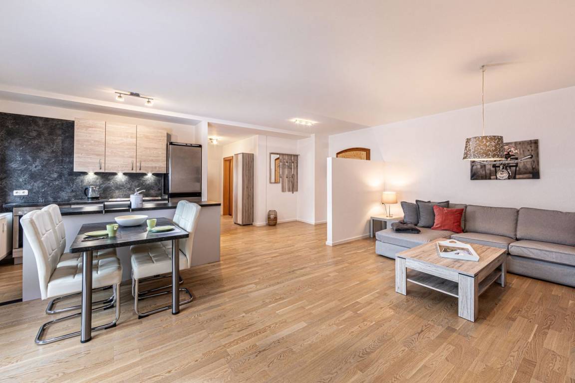 78 M² Ferienwohnung ∙ 2 Schlafzimmer ∙ 2 Gäste - Bischofswiesen
