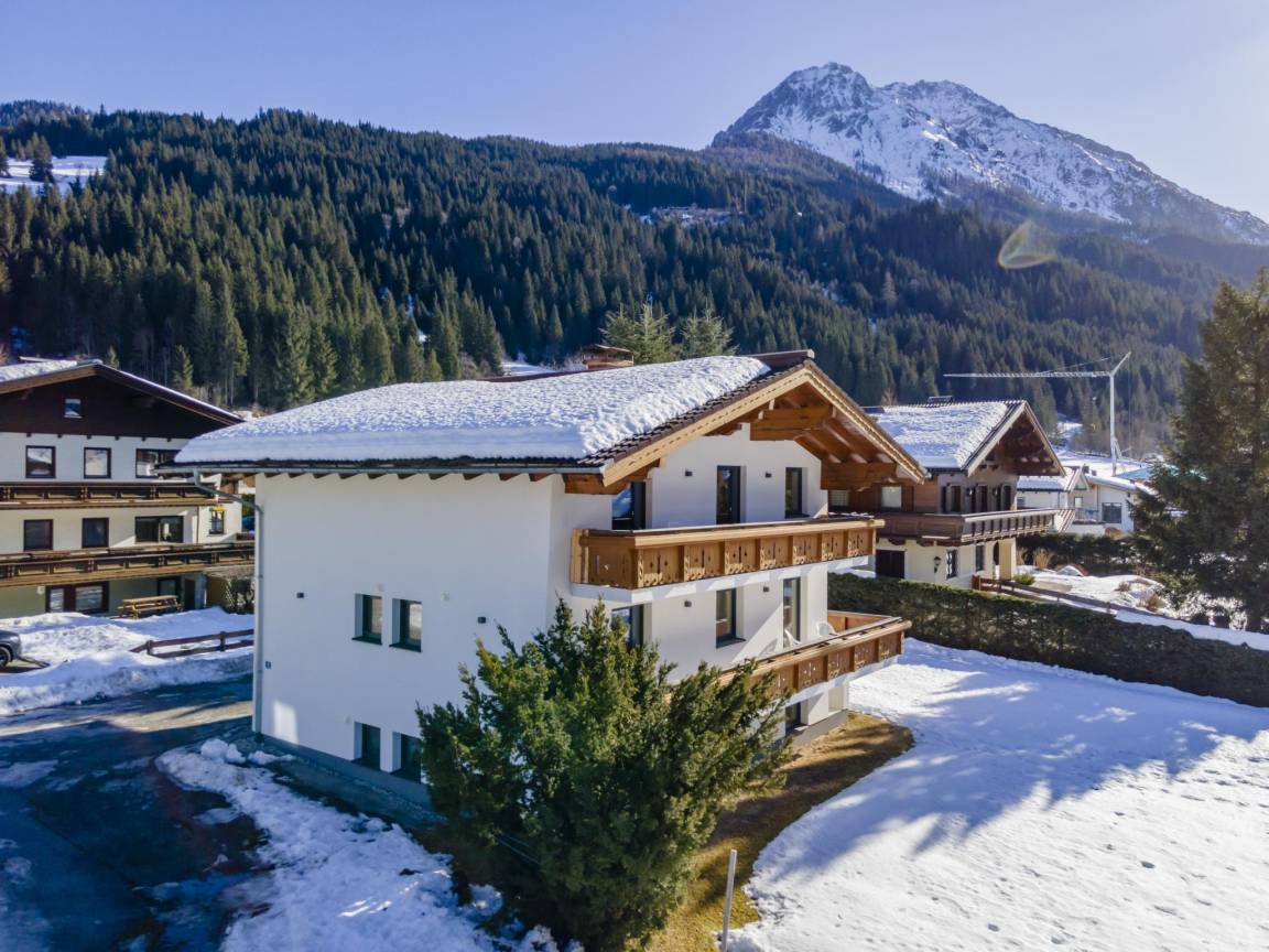 155 M² Chalet ∙ 4 Bedrooms ∙ 16 Guests - Grossarl