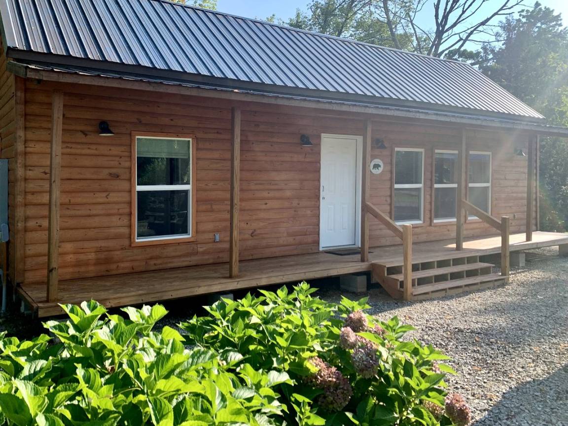 House ∙ 1 Bedroom ∙ 8 Guests - Jamestown, TN