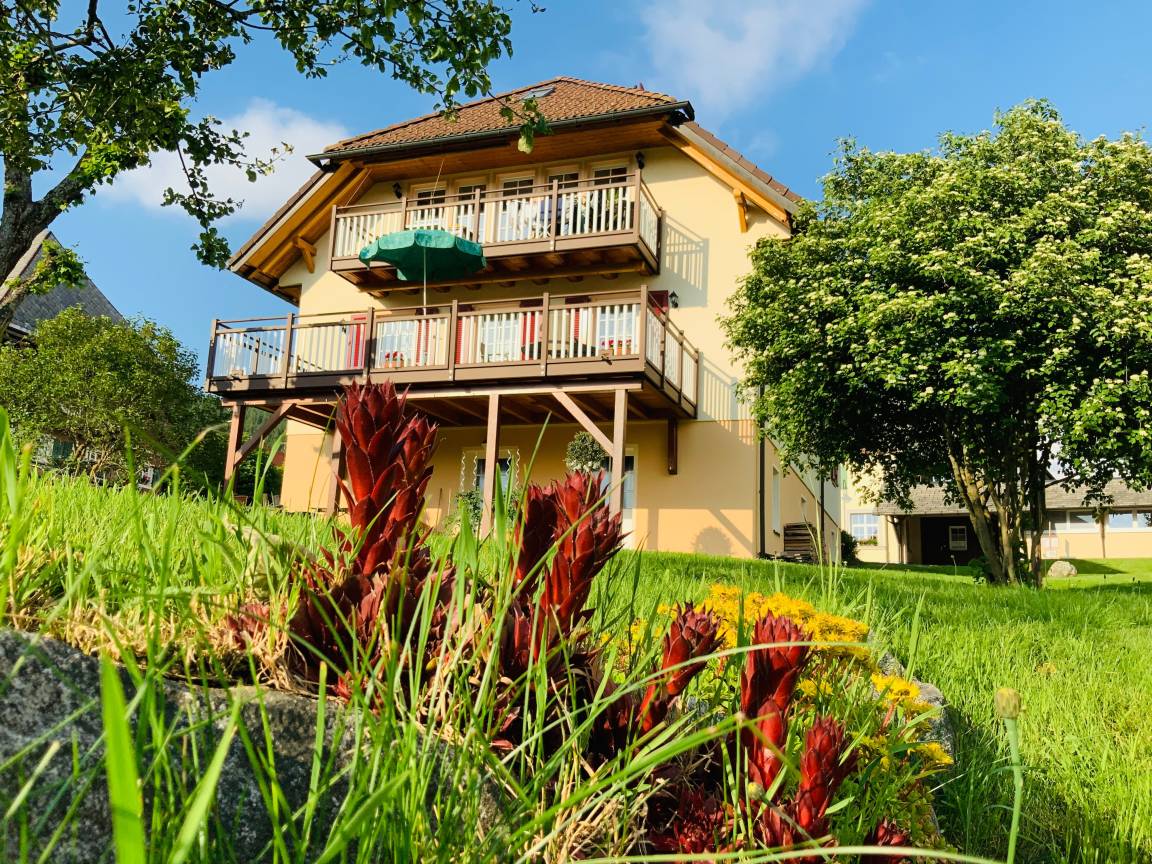 80 M² Appartement ∙ 2 Chambres ∙ 4 Personnes - Lenzkirch