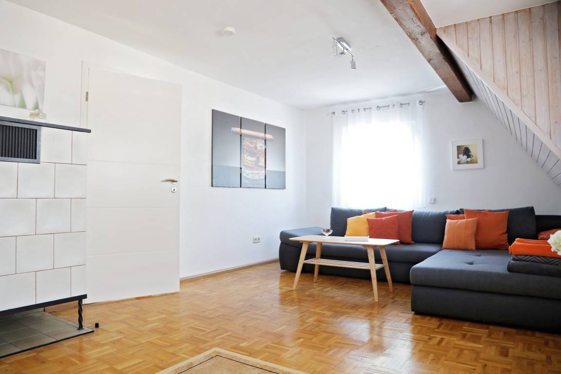 124 M² Ferienwohnung ∙ 3 Schlafzimmer ∙ 6 Gäste - Neuenburg am Rhein