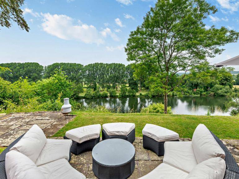 3500 M² House ∙ 5 Bedrooms ∙ 12 Guests - High Wycombe