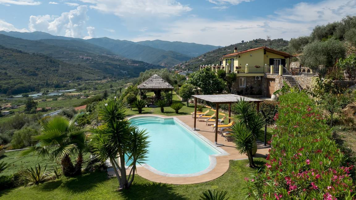 120 M² Villa ∙ 3 Chambres ∙ 8 Personnes - Dolcedo