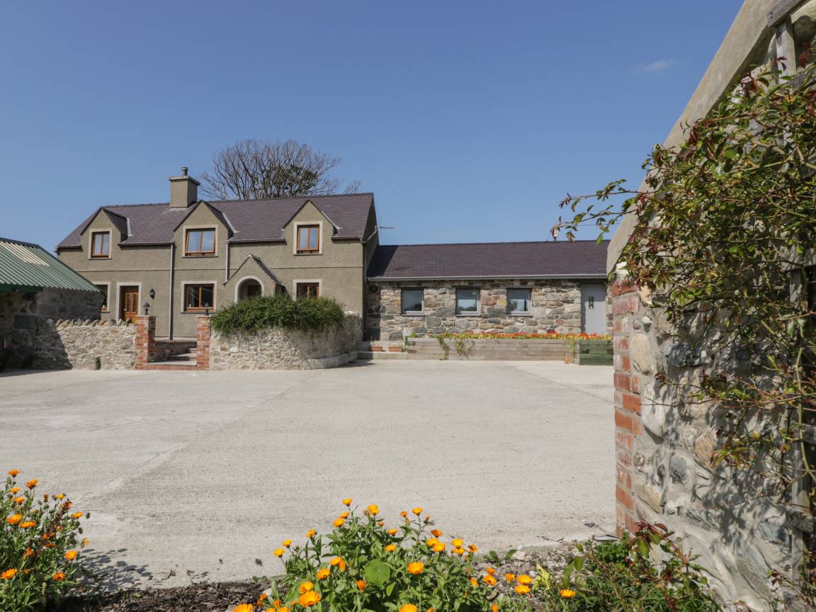 Cottage ∙ 4 Bedrooms ∙ 8 Guests - Caernarfon