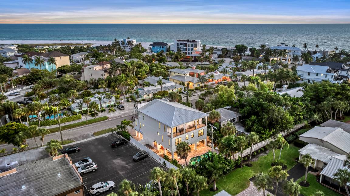 381 M² House ∙ 7 Bedrooms ∙ 22 Guests - Siesta Key, FL