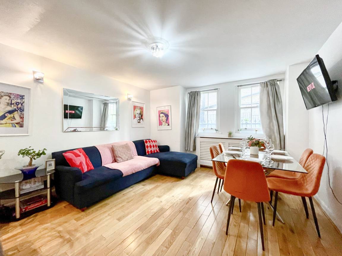 House ∙ 3 Bedrooms ∙ 9 Guests - London