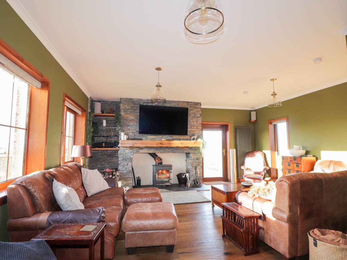 Cottage ∙ 6 Bedrooms ∙ 12 Guests - Thurso