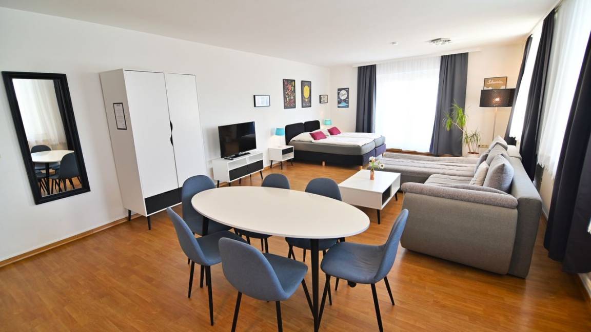 72 M² Apartament ∙ 1 Sypialnia ∙ 6 Gości - Schwerin