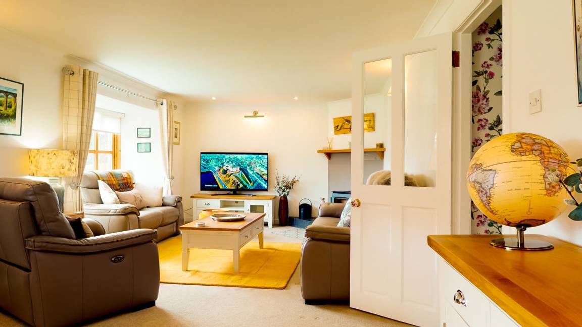 195 M² Cottage ∙ 3 Bedrooms ∙ 6 Guests - Inverness