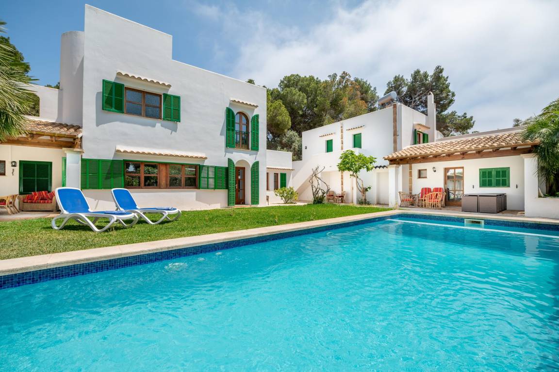 150 M² Villa ∙ 5 Chambres ∙ 10 Personnes - Cala d'Or