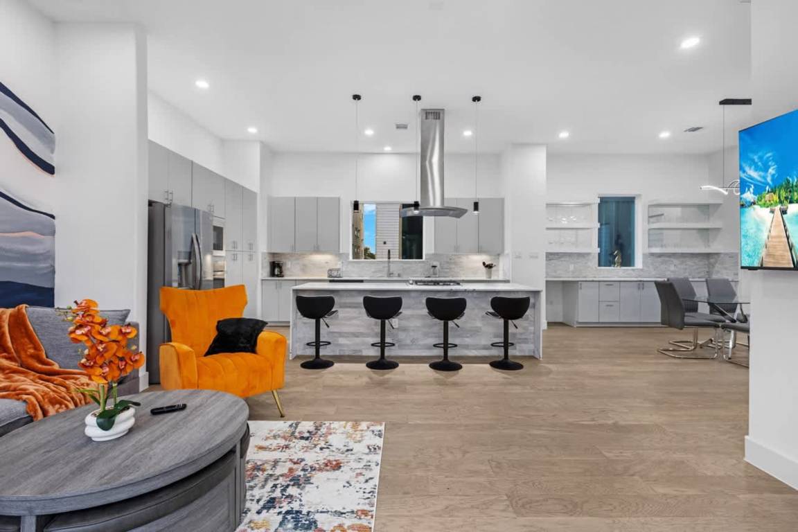 Casa ∙ 6 Habitaciones ∙ 16 Huéspedes - Houston, TX