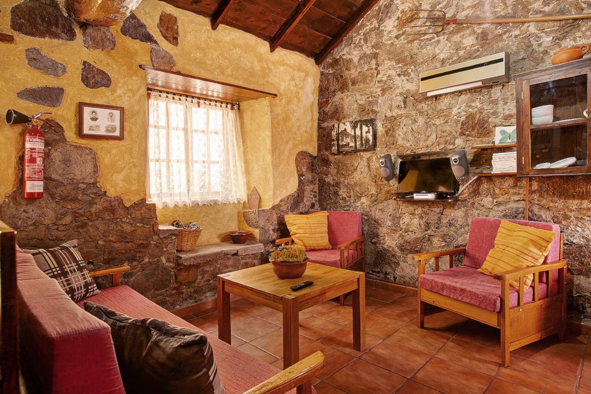 80 M² Casa Rural ∙ 2 Habitaciones ∙ 6 Huéspedes - Tejeda