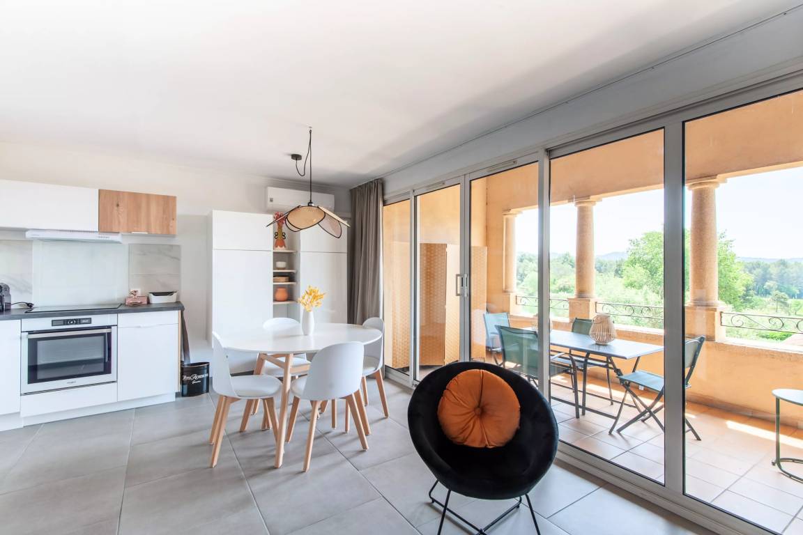 42 M² Apartment ∙ 2 Bedrooms ∙ 6 Guests - Salon-de-Provence