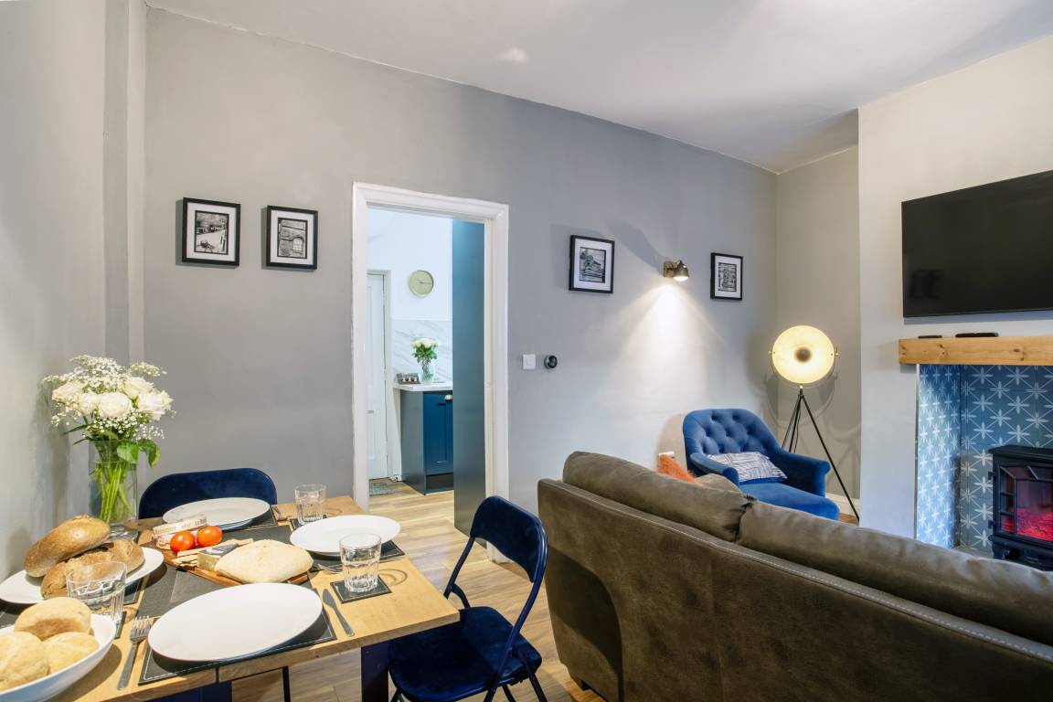 55 M² House ∙ 2 Bedrooms ∙ 4 Guests - Saltaire, Shipley