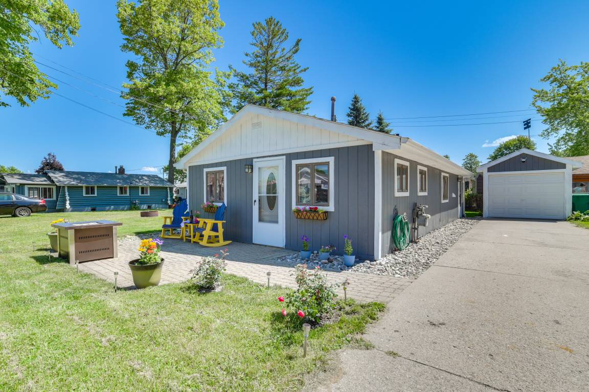74 M² Cottage ∙ 2 Bedrooms ∙ 4 Guests - Houghton Lake, MI