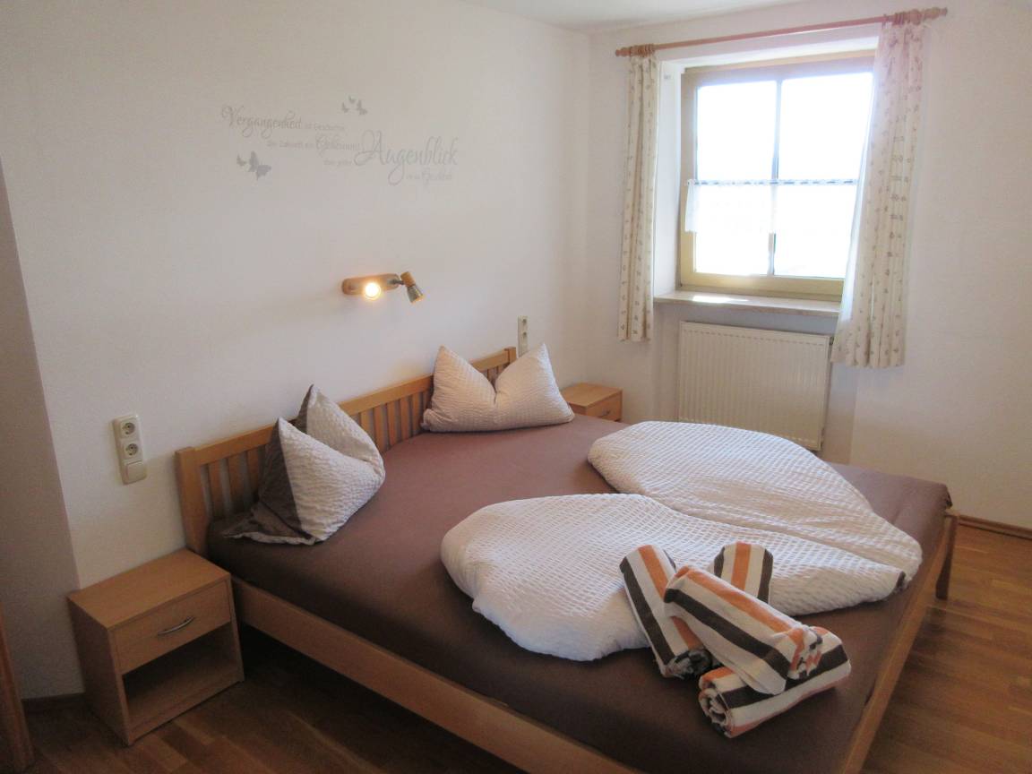 55 M² Ferienwohnung ∙ 2 Schlafzimmer ∙ 4 Gäste - Taching am See